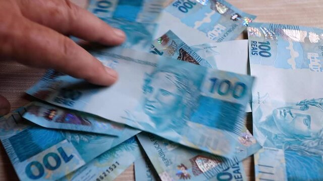 "Cem Reais" Images – Browse 559 Stock Photos, Vectors, and Video ...