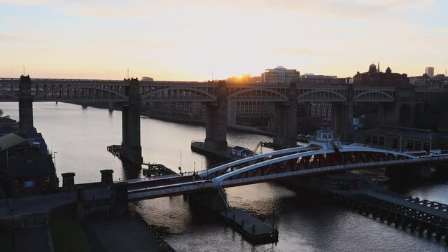 "High Level Bridge" Images – Browse 360 Stock Photos, Vectors, and ...