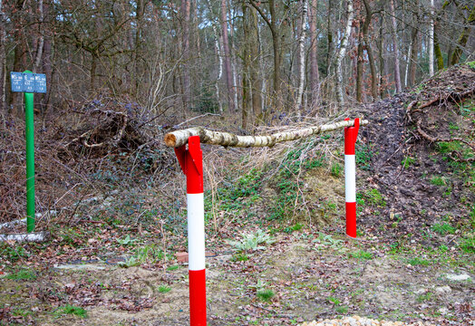 Schlagbaum bilder – Bläddra bland 413 stockfoton, vektorer och videor ...