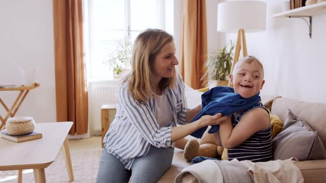 "Getting Dressed" Bilder – Durchsuchen 42,121 Archivfotos ...