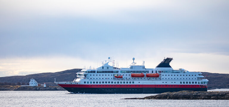 Hurtigruten Bilder – Durchsuchen 211,290 Archivfotos, Vektorgrafiken ...