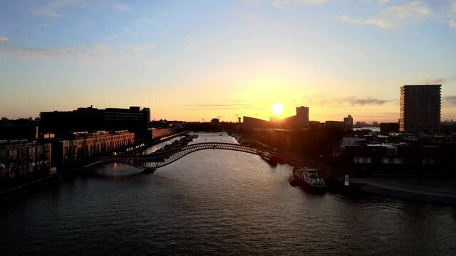 รูปภาพPythonbrug – เลือกดูภาพถ่ายสต็อก เวกเตอร์ และวิดีโอ29 | Adobe Stock