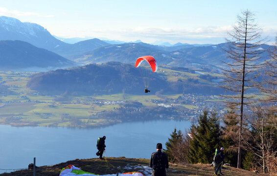 Paragleiter bilder – Bläddra bland 931 stockfoton, vektorer och videor ...