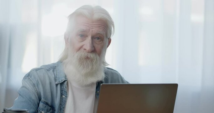 "Older Mature" Imagens – Procure 277 fotos, vetores e vídeos | Adobe Stock