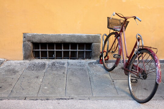 Soupirail - Images et vidéos libres de droits | Adobe Stock