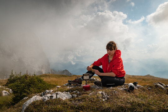 รูปภาพAlleinsein – เลือกดูภาพถ่ายสต็อก เวกเตอร์ และวิดีโอ1,779 | Adobe ...