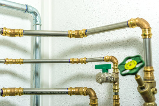 Pressverbindung Bilder – Durchsuchen 32 Archivfotos, Vektorgrafiken und ...