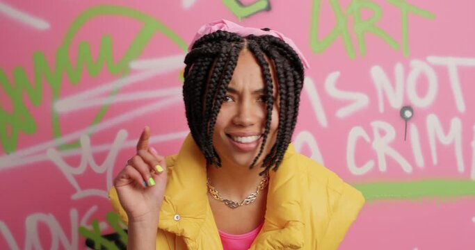 「Tagger」の写真素材 | 845件の無料イラスト画像 | Adobe Stock