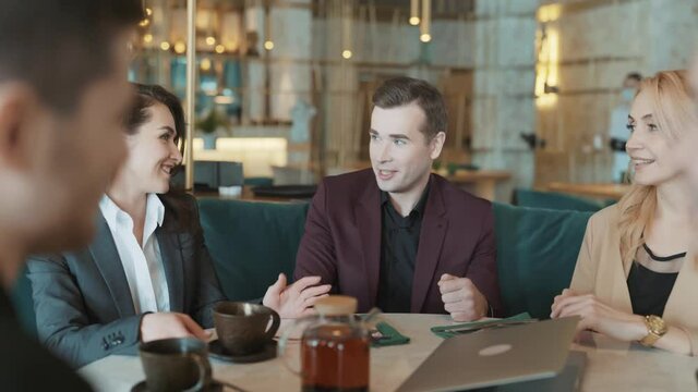 Casual Conversation Images – Browse 243,986 Stock Photos, Vectors, and ...