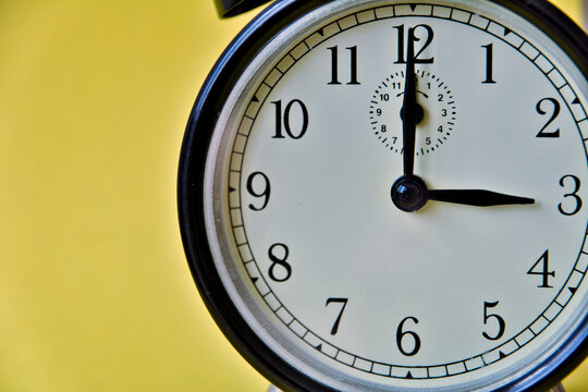 Analog Clock Showing 3 00
