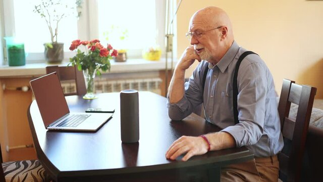 "Virtual Assistant" Images – Browse 11,677 Stock Photos, Vectors, and ...