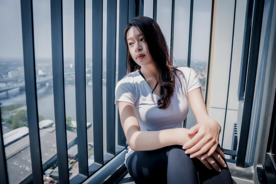 Mirthless bilder – Bläddra bland 766 stockfoton, vektorer och videor ...