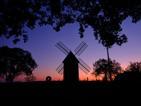 L'aube Images – Browse 1,022 Stock Photos, Vectors, and Video | Adobe Stock