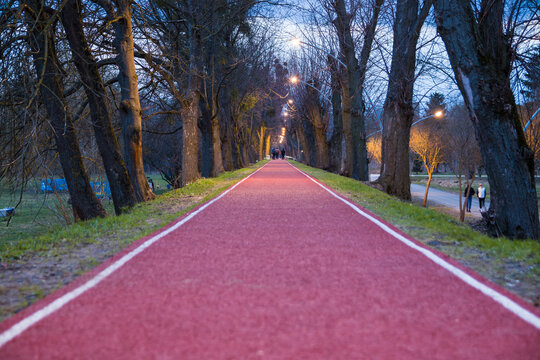 "Running Lane" Billeder – Gennemse 110 stockfotos, vektorer og videoer ...