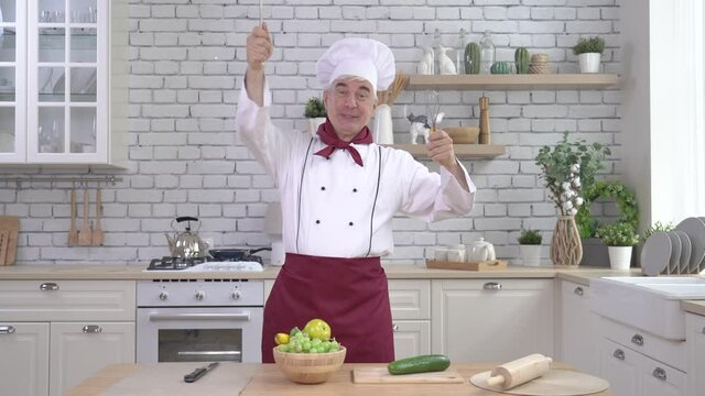 Schaffnerkelle Bilder – Durchsuchen 14 Archivfotos, Vektorgrafiken und ...