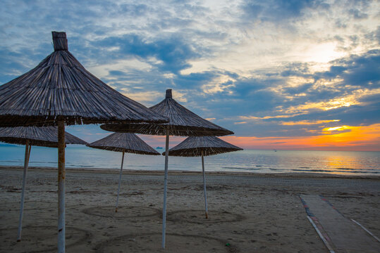 รูปภาพDurresi – เลือกดูภาพถ่ายสต็อก เวกเตอร์ และวิดีโอ3,513 | Adobe Stock