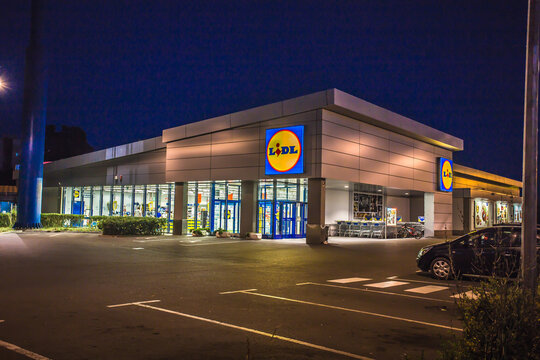 "Discount Store" Images – Browse 10,726 Stock Photos, Vectors, and ...