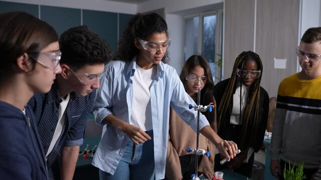 Science Teen Images – Browse 50,927 Stock Photos, Vectors, and Video ...