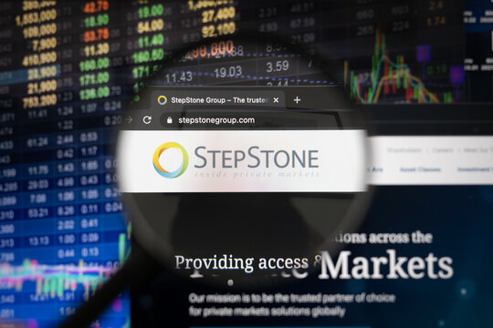 Stepstone bilder – Bläddra bland 157 stockfoton, vektorer och videor ...