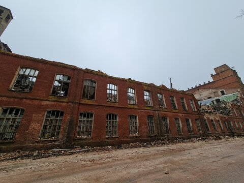 "Broken Factory"-Bilder: Stock-Fotos & -Videos. | Adobe Stock