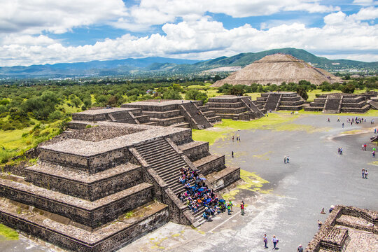 "Aztec Pyramids" Images – Browse 5,210 Stock Photos, Vectors, and Video ...