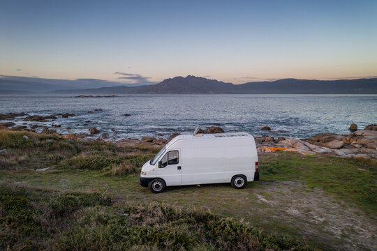 รูปภาพAutocaravan – เลือกดูภาพถ่ายสต็อก เวกเตอร์ และวิดีโอ154 | Adobe Stock