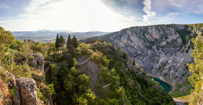 12,066,894 BEST Surrounding IMAGES, STOCK PHOTOS & VECTORS | Adobe Stock