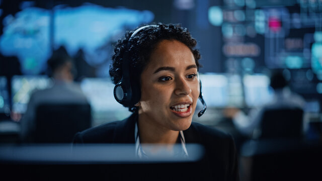 Black Women Programming Images – Browse 15,858 Stock Photos, Vectors ...