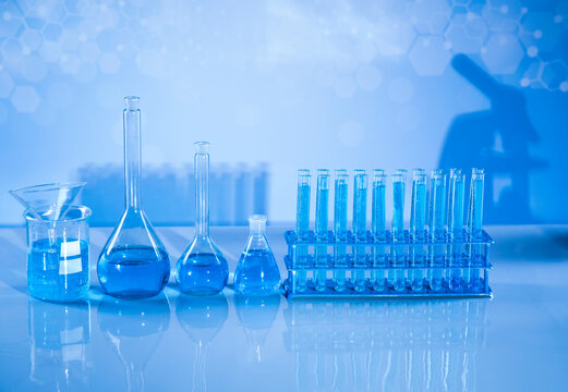 Blue Chemistry Bilder – Durchsuchen 373,656 Archivfotos, Vektorgrafiken ...