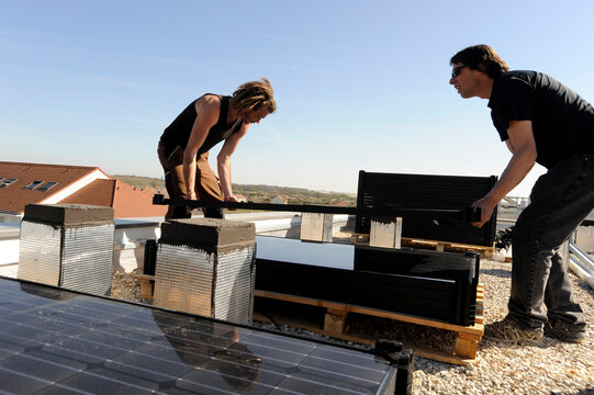Techniciens bilder – Bläddra bland 122 stockfoton, vektorer och videor | Adobe Stock