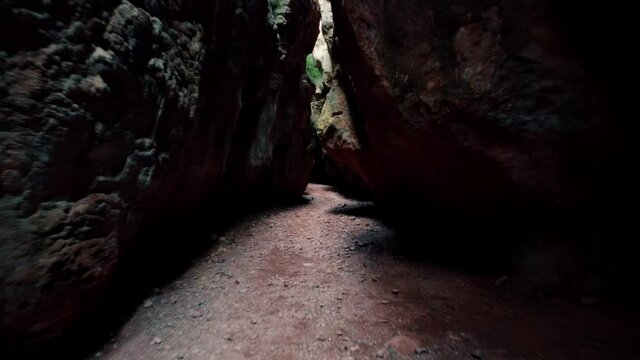 Obrázky Cavern – procházejte fotografie, vektory a videa 106,858 ...