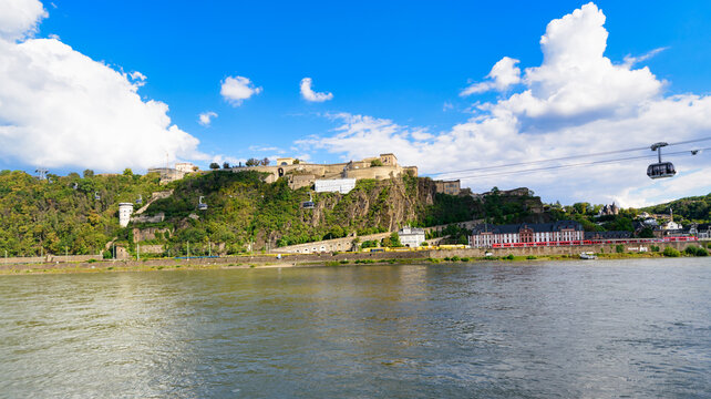 รูปภาพFestung – เลือกดูภาพถ่ายสต็อก เวกเตอร์ และวิดีโอ92,606 | Adobe Stock