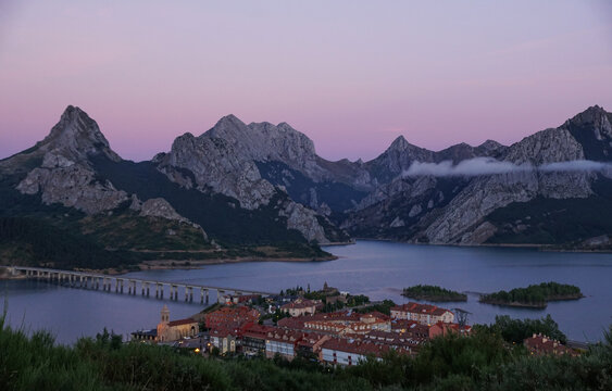 Imágenes de Riano: descubre bancos de fotos, ilustraciones, vectores y ...