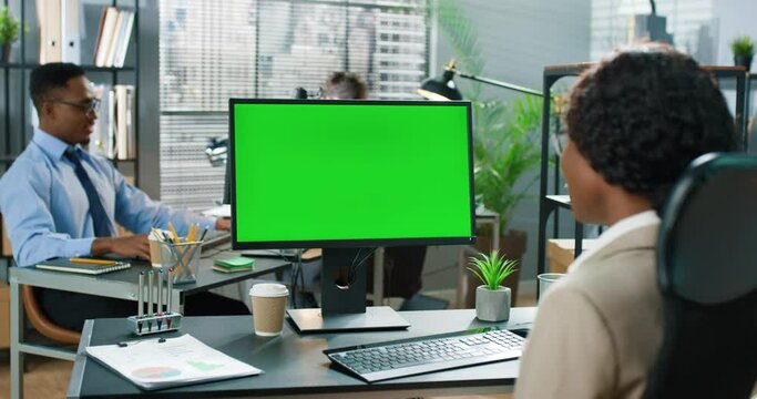 Green Screen Office Images – Browse 111,762 Stock Photos, Vectors, and ...