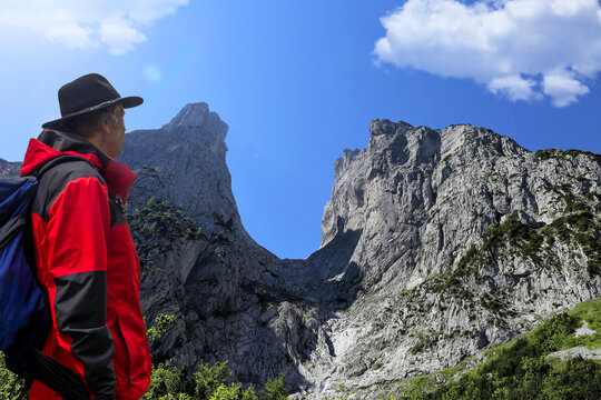 รูปภาพBergwanderer – เลือกดูภาพถ่ายสต็อก เวกเตอร์ และวิดีโอ1,103 ...