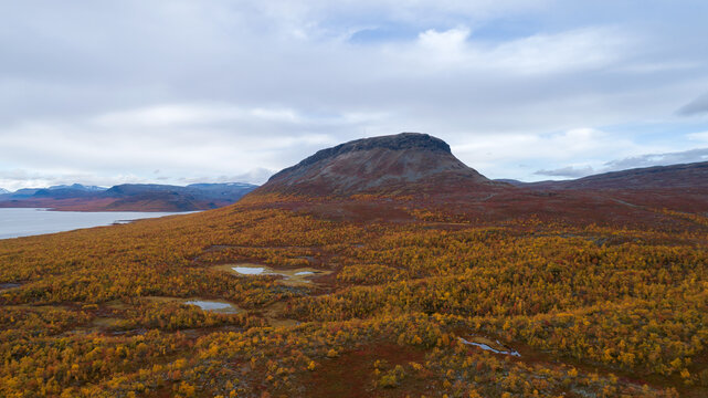 「Saana」の画像 - 247 件の Stock 写真、ベクターおよびビデオ | Adobe Stock