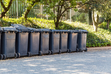 5+ Free pictures of trash cans - PikWizard