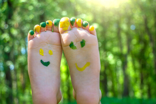 235,923 BEST Kid Feet IMAGES, STOCK PHOTOS & VECTORS | Adobe Stock