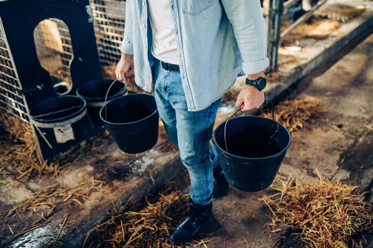 LAS 394,512 MEJORES IMÁGENES, FOTOS DE ARCHIVO Y VECTORES DE Derramar ...