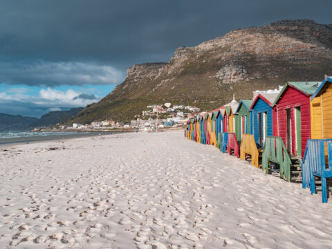Muizenberg bilder – Bläddra bland 1,615 stockfoton, vektorer och videor ...