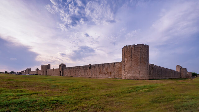 5,666 BEST Crenel IMAGES, STOCK PHOTOS & VECTORS | Adobe Stock