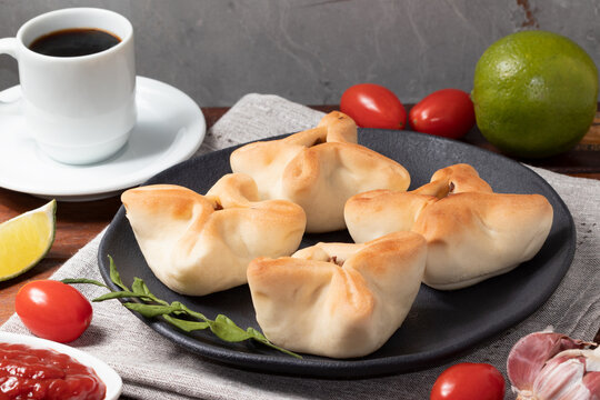 Esfihas Images – Browse 1,602 Stock Photos, Vectors, and Video | Adobe ...