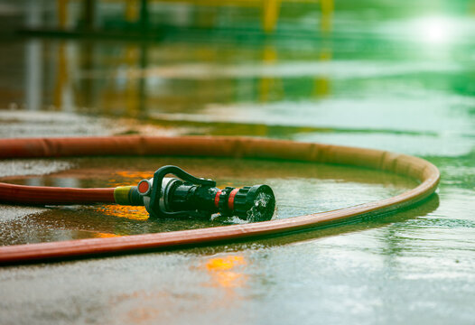 Firehose Billeder – Gennemse 2,602 stockfotos, vektorer og videoer ...