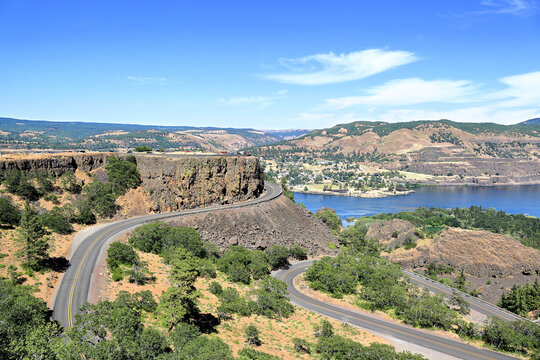 "Rowena Crest" Bilder – Durchsuchen 372 Archivfotos, Vektorgrafiken und ...