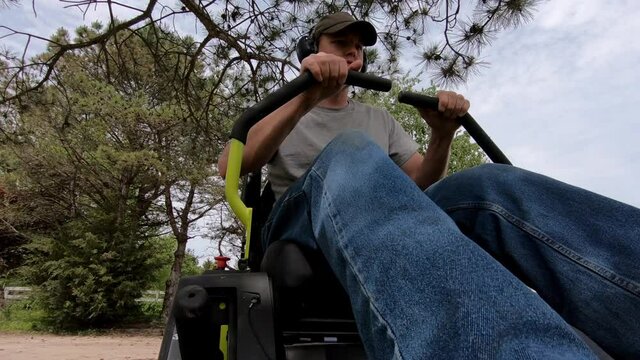 รูปภาพGrass-Mower – เลือกดูภาพถ่ายสต็อก เวกเตอร์ และวิดีโอ1,098 | Adobe ...