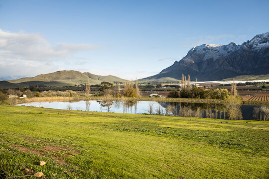 Surrounding Images – Browse 530,680 Stock Photos, Vectors, and Video ...