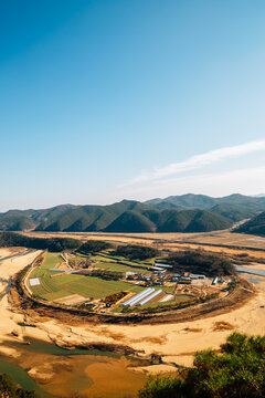 Yecheon Bilder – Durchsuchen 80 Archivfotos, Vektorgrafiken und Videos ...