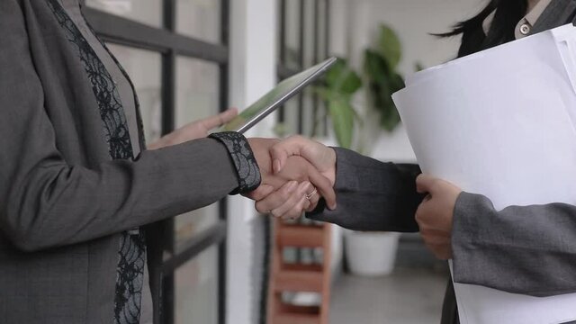 Shakehand Images – Browse 2,374 Stock Photos, Vectors, and Video ...