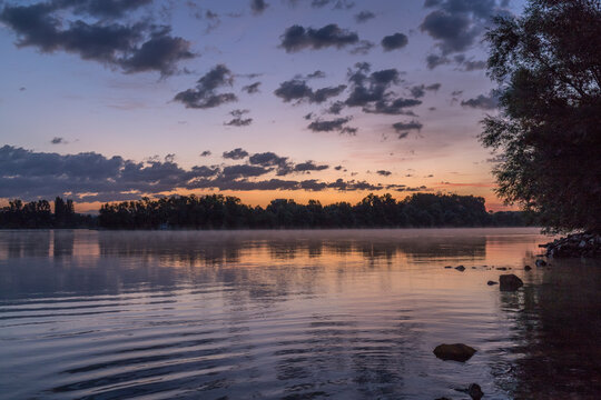Wasserpegel bilder – Bläddra bland 631 stockfoton, vektorer och videor ...