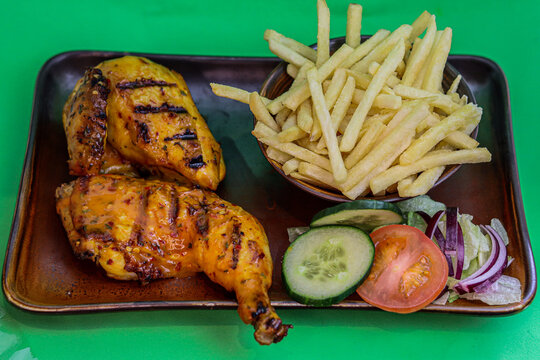 Chicken And Chips Bilder – Durchsuchen 1,096,998 Archivfotos ...